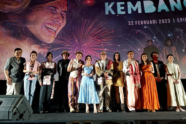 Sutradara Ungkap Kesulitan Garap Film Kembang Api | kumparan.com