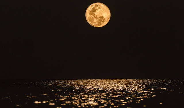 20 Gombalan tentang Bulan untuk Doi | kumparan.com