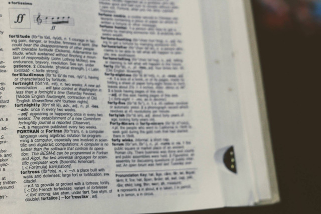 Pengertian, Persamaan, dan Lawan Kata Masuk | kumparan.com