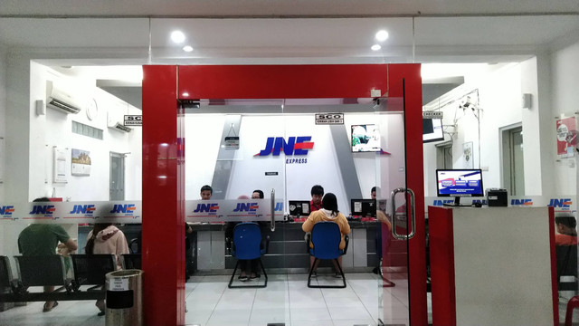 32 Tahun JNE Melayani, JNE Express Bangkitkan Gairah Sektor UMKM Pasca ...