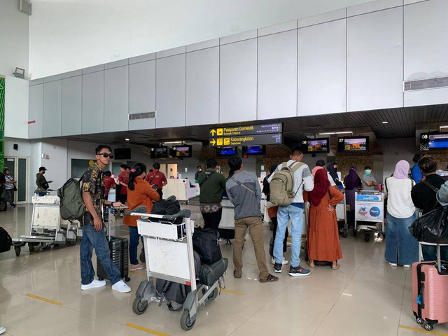 Jelang Lebaran, Extra Flight di Bandara Supadio Pontianak Capai 132 ...