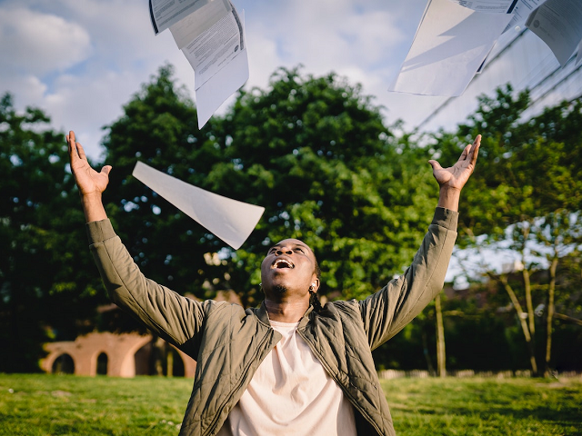 17 Ucapan Happy Semprotulation untuk Teman, Keluarga hingga Pacar ...