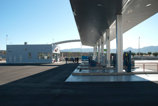Informasi Fasilitas Rest Area KM 102, Wajib Singgah saat Perjalanan ...