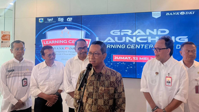 Heru Buka Pusat Pelatihan Bank DKI, Bentuk Bankir Bisa Layani Boomer ...