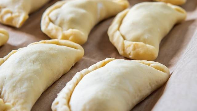 5 Cara Membuat Kulit Pastel yang Enak dan Gurih | kumparan.com