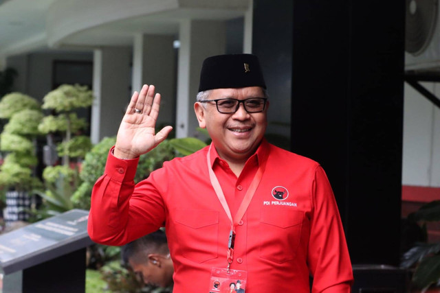 Beredar Spanduk People Power di Solo, PDIP Singgung Kinerja Jokowi ...