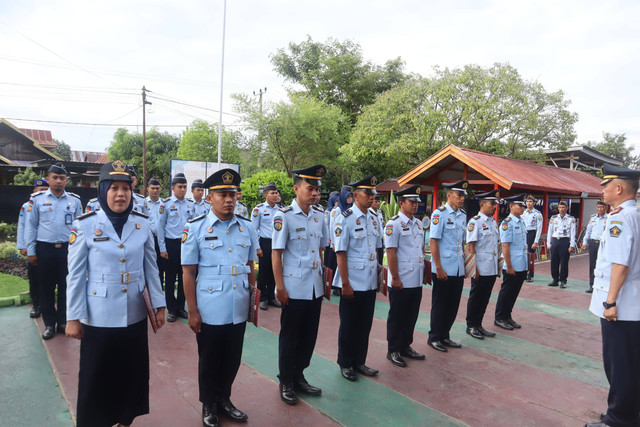 Lapas Kelas IIB Polewali Menggelar Apel Pagi dan Kenaikan Pangkat ...