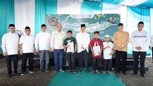 Rangkaian HUT ke-59, Bank Kalbar Gelar Khitanan Massal | kumparan.com