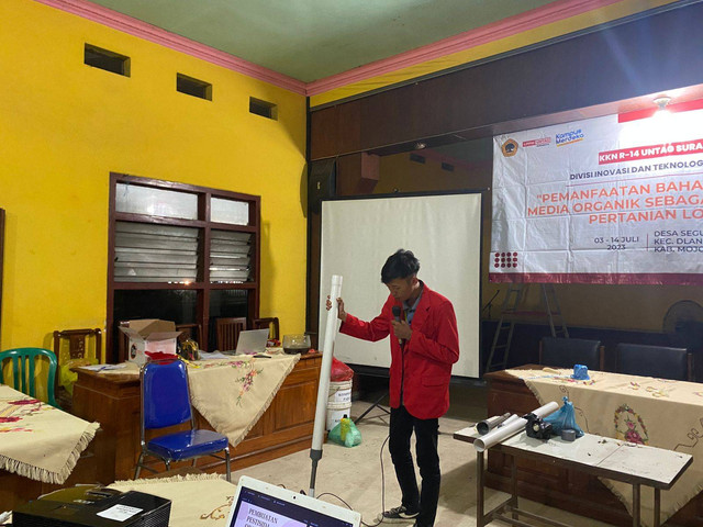 Mahasiswa KKN UNTAG : Berdayakan Petani Melalui Pembuatan Alat Penebar Pupuk | kumparan.com