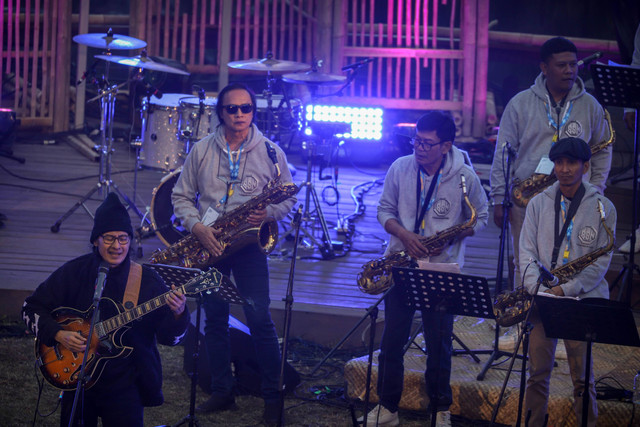 Udara Dingin Jadi Tantangan, Mus Mujiono Tak Kapok Tampil di Jazz ...