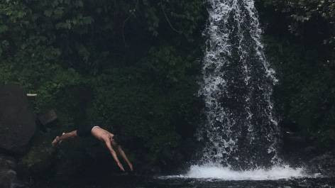 Curug Kanesia, Air Terjun Tersembunyi di Belakang Terminal Baturaden ...