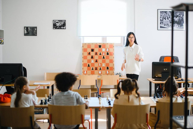 Mengenal Kompetensi Profesional yang Harus Dimiliki Guru | kumparan.com