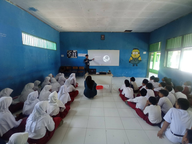 Mahasiswa KKN Undip Berikan Sosialisasi Terkait Perkembangan Teknologi ...