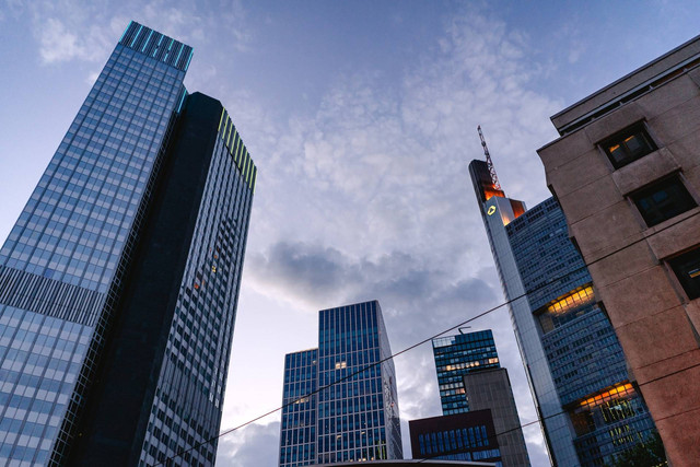 Mengenal Low Angle dalam Fotografi beserta Tekniknya | kumparan.com