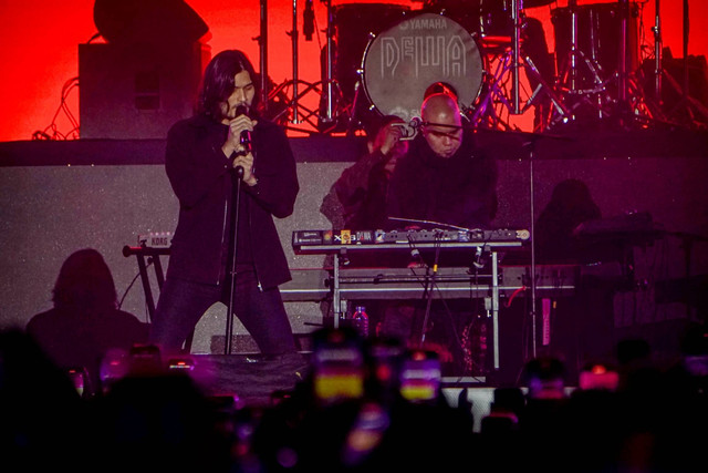 Dewa 19 hingga RAN Ramaikan Pensi Labschool Kebayoran, Sky Avenue 2023 ...