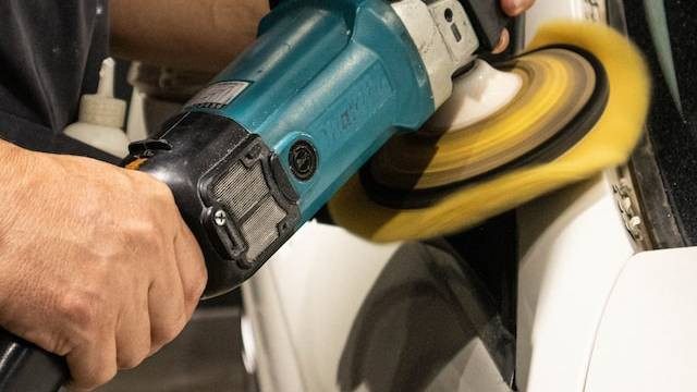 Cara Poles Mobil dengan Benar agar Terawat Maksimal | kumparan.com