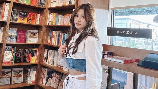 Eva Alicia, TikToker Sekaligus Seniman Muda yang Jago Cari Cuan ...