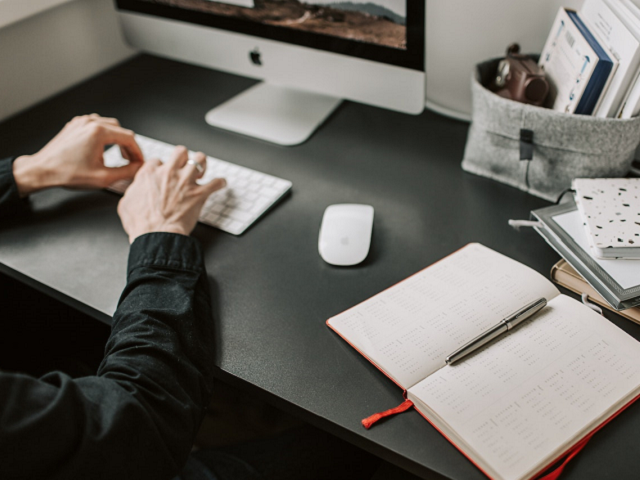 26 Contoh Kalimat Homograf dan Penjelasannya | kumparan.com