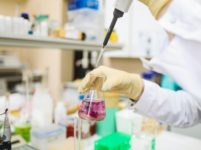 Contoh Larutan Penyangga, Pengertian dan Jenisnya | kumparan.com