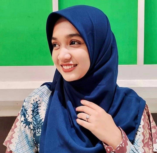 Profil Ning Umi Laila, Penceramah Muda yang Viral di TikTok | kumparan.com