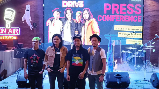 Gandeng Axl Ramanda Sebagai Vokalis, Band Drive Rilis Single Deskripsi ...