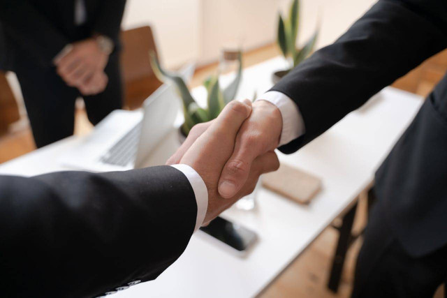3 Contoh Negosiasi dalam Bekerja yang Bisa Dipelajari | kumparan.com