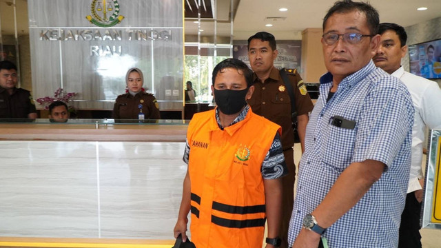 Teller Bank di Riau Bobol Rekening Nasabah Rp 7,4 Miliar | kumparan.com