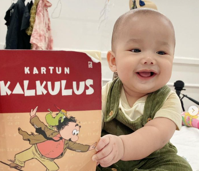 Apa itu Kenkulus? Kenalan dengan Bayi yang Viral di TikTok | kumparan.com