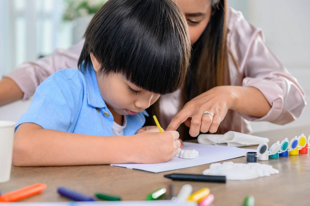 5 Manfaat Perkenalkan Ragam Profesi untuk Anak Sejak Dini | kumparan.com