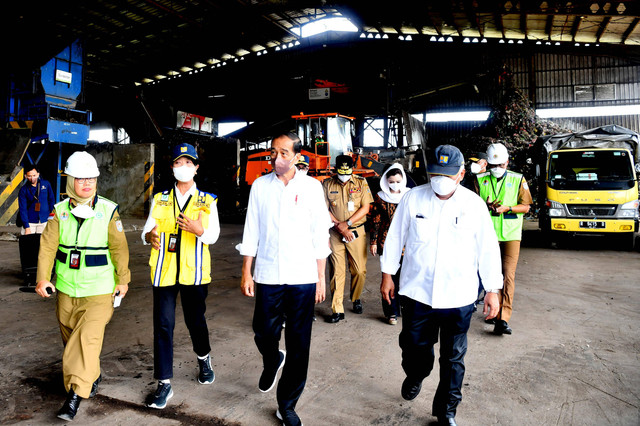 Jokowi Cek Proses Pengolahan Sampah Jadi Bahan Bakar di TPST RDF ...