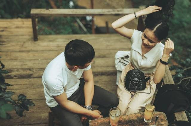 Roaching dalam Hubungan Asmara yang Viral di Media Sosial | kumparan.com