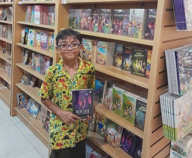 Kisah DeLiang, Penulis Cilik dari Trenggalek Punya Karya 40 Berbahasa ...