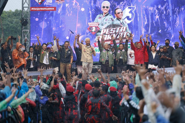 Hadiri Hajatan Rakyat di Magelang, Ganjar Ingatkan Pendukung Rukun ...