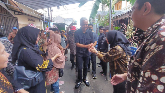 Masa Tenang Pemilu, Ganjar Melayat Seniman Blacius Subono | kumparan.com