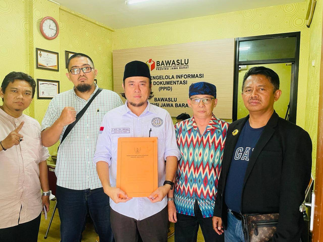 Dianggap Tak Transparan, KPU Kabupaten Cirebon Dilaporkan Tim AMIN ke ...