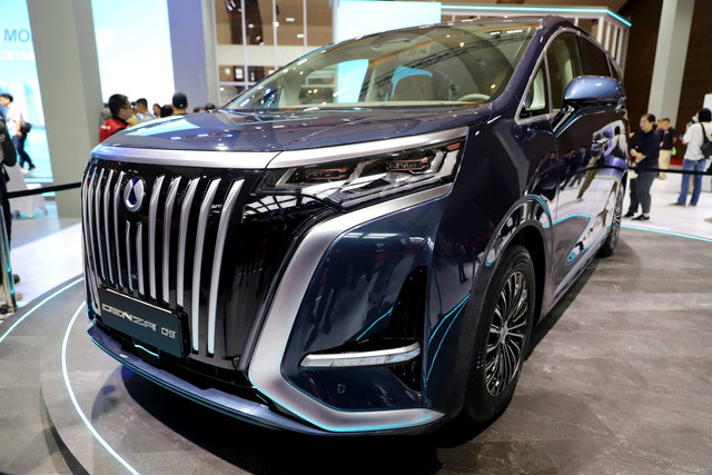 Siap Lawan Alphard, Mobil Listrik Premium BYD Denza D9 Segera Rilis di ...
