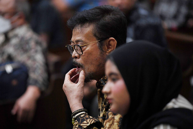 SYL Panik Rumahnya Digeledah KPK saat Sedang di Spanyol, Sempat WA Firli Bahuri | kumparan.com