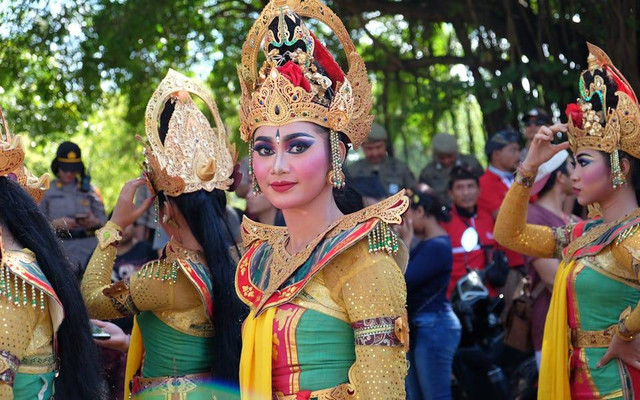 Sejarah Tarian Rangkuk Alu, Fungsi, beserta Ciri-cirinya | kumparan.com