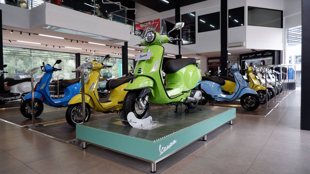 vespa sprint 2024 hijau