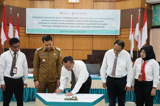 Bank Kalbar-Pemkab Kapuas Hulu Teken MoU Pemanfaatan Jasa dan Layanan ...
