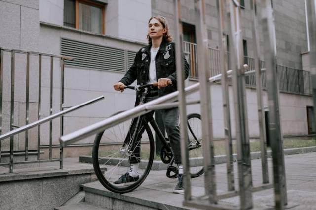 Apakah Sepeda Fixie Berat? Ini Skill yang Harus Dipahami | kumparan.com