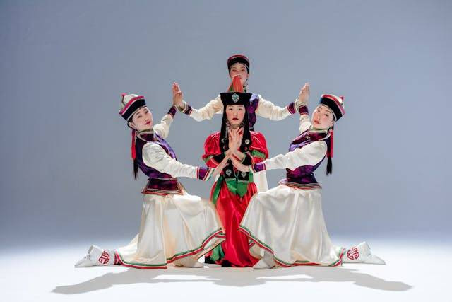 Mengenal 5 Unsur Pendukung Tari yang Wajib Diketahui Penari | kumparan.com