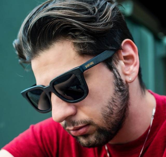 4 Nama Potongan Rambut Belah Tengah yang Simple Namun Keren | kumparan.com