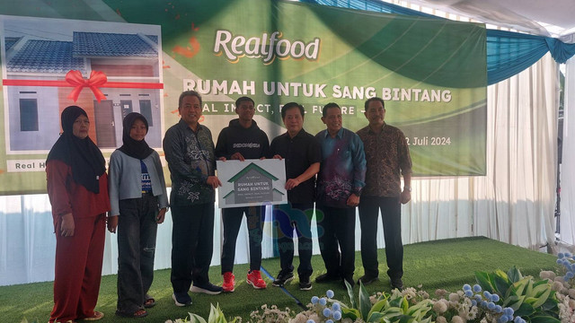 Pemain Timnas U-16 Fadly Alberto, Terima Hadian Rumah dari Pengusaha ...