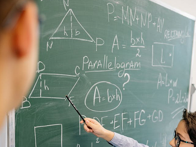 Rumus Teorema Pythagoras, Sejarah dan Contoh Soalnya | kumparan.com