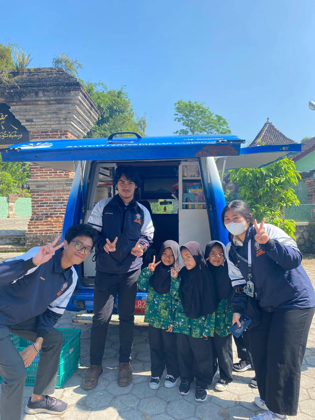 Mahasiswa KKN UNDIP Hadirkan Perpustakaan Keliling untuk Meningkatkan ...
