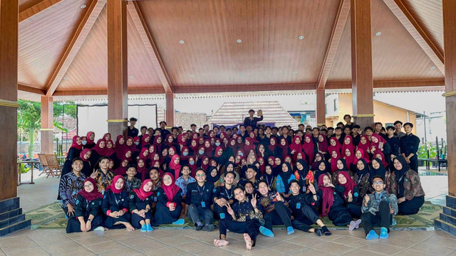 Transformasi Mahasiswa Manajemen melalui Latihan Dasar Kepemimpinan | kumparan.com