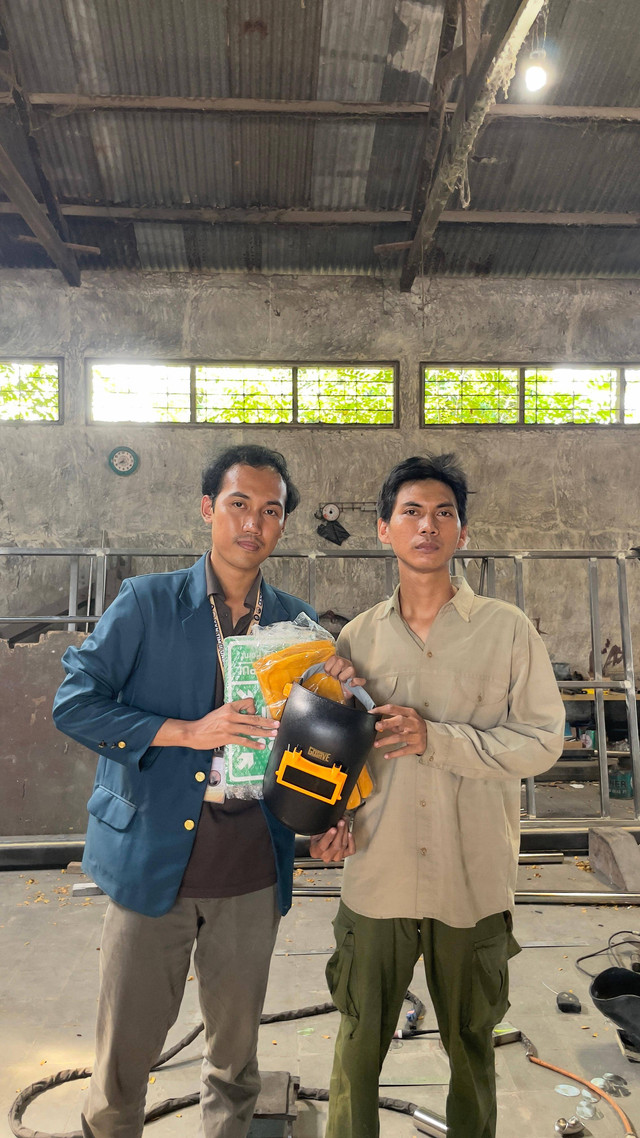 Pendampingan K3 dalam penggunaan Las SMAW di Usaha Rumah Konstruksi ...