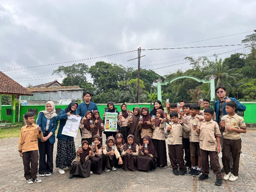 Kelas Petani Cilik: Sebuah Upaya Peningkatan Minat Bertani bagi Pelajar ...