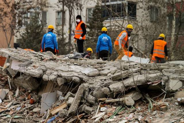 Vertical Rescue: Pengertian dan Teknik Dasar Melakukannya | kumparan.com